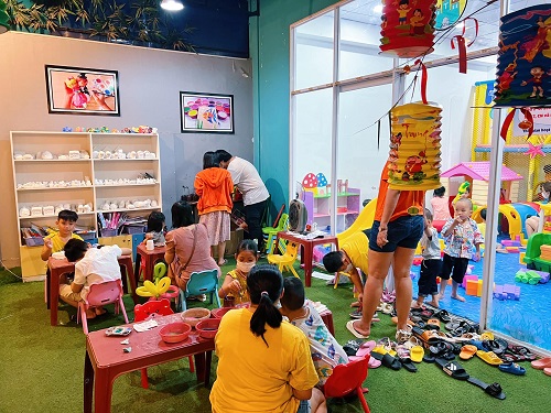 Junbaby: Quán cafe Adore kids có khu vui chơi cho bé ở Thủ Dầu Một