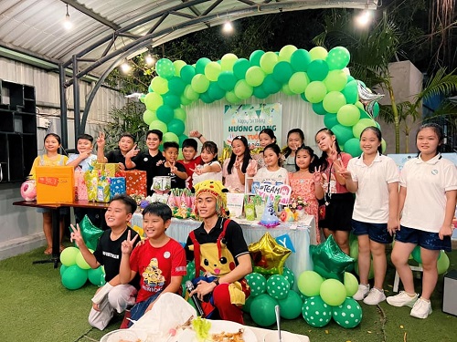 Junbaby: Quán cafe Adore kids có khu vui chơi cho bé ở Thủ Dầu Một